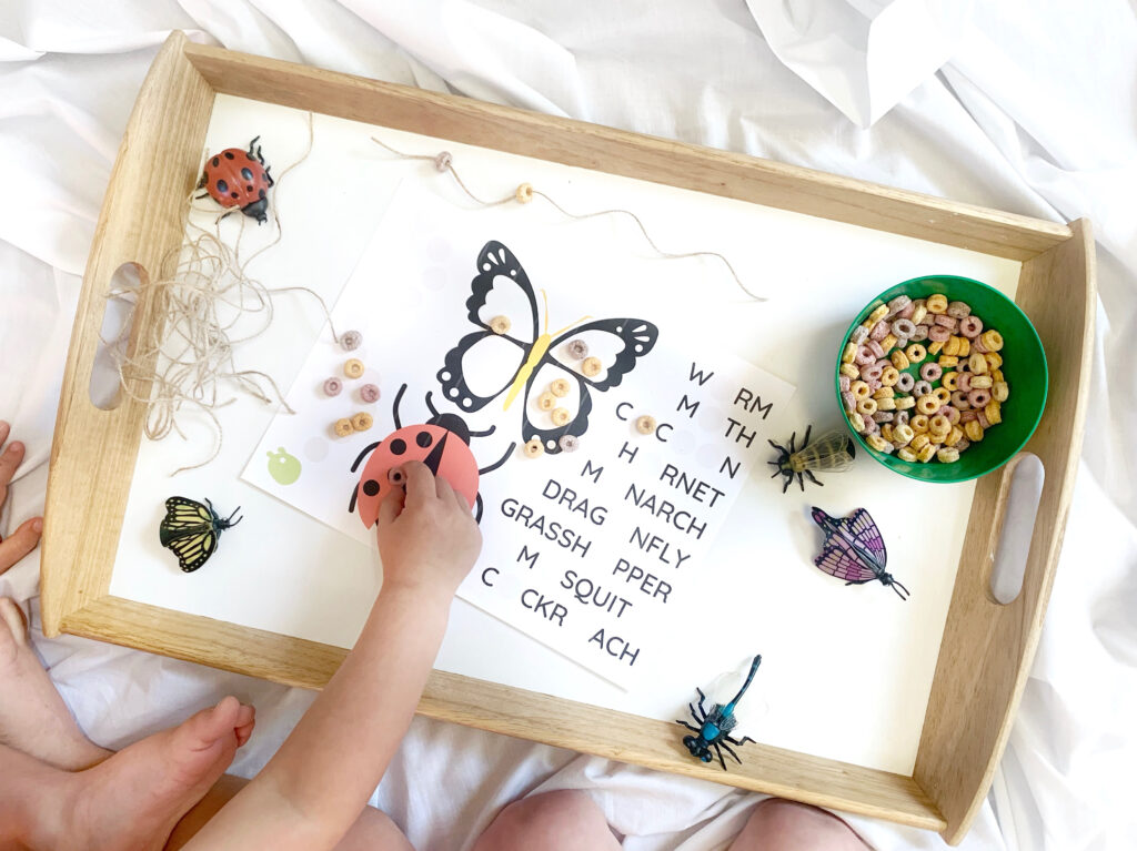 Cheerio Snacktivity Placemat - Bugs (Free Printable) • U Ready, Teddy?